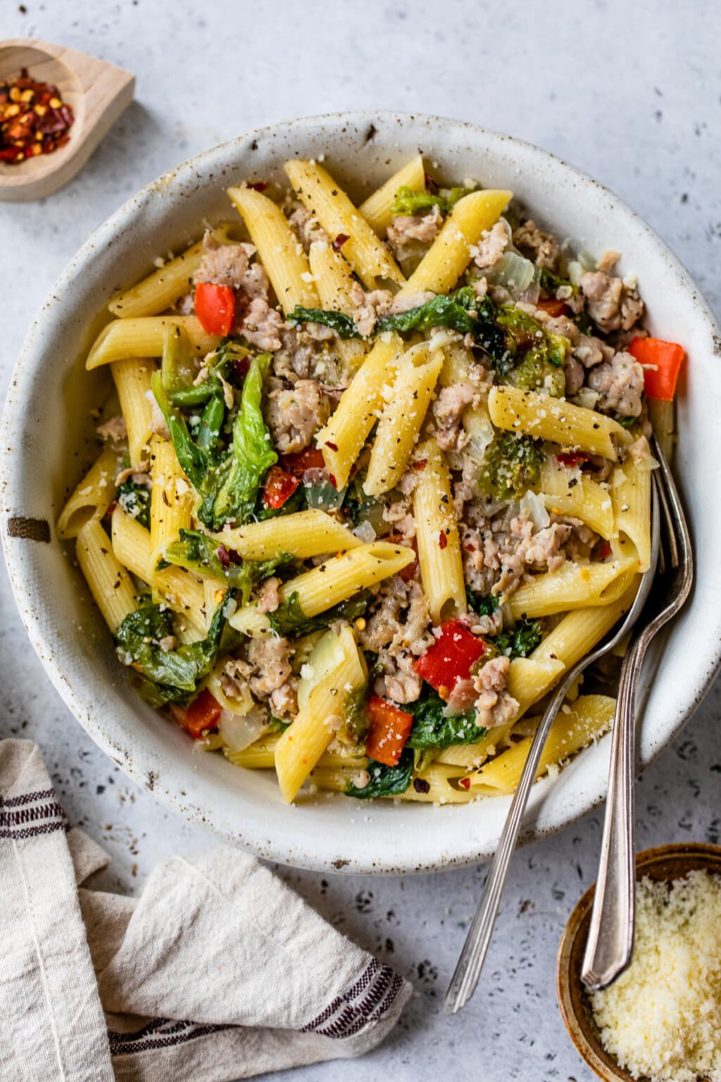 Escarole Pasta with Sausage and Peppers - Skinnytaste