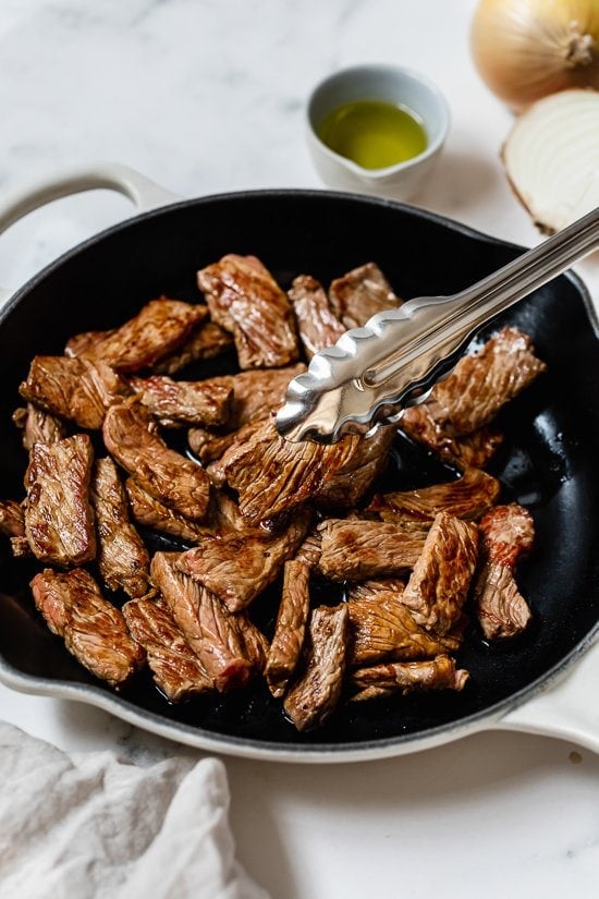 Carne en Bistec - Colombian Steak with Onions and Tomatoes - Skinnytaste