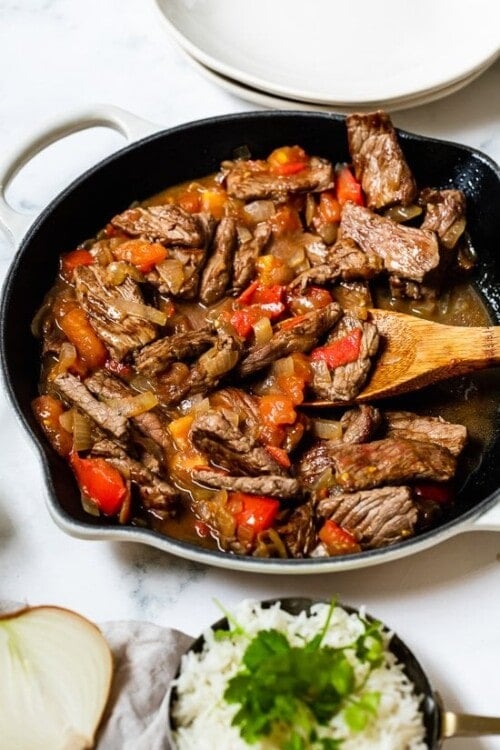 Carne en Bistec – Colombian Steak with Onions and Tomatoes – Nature's ...