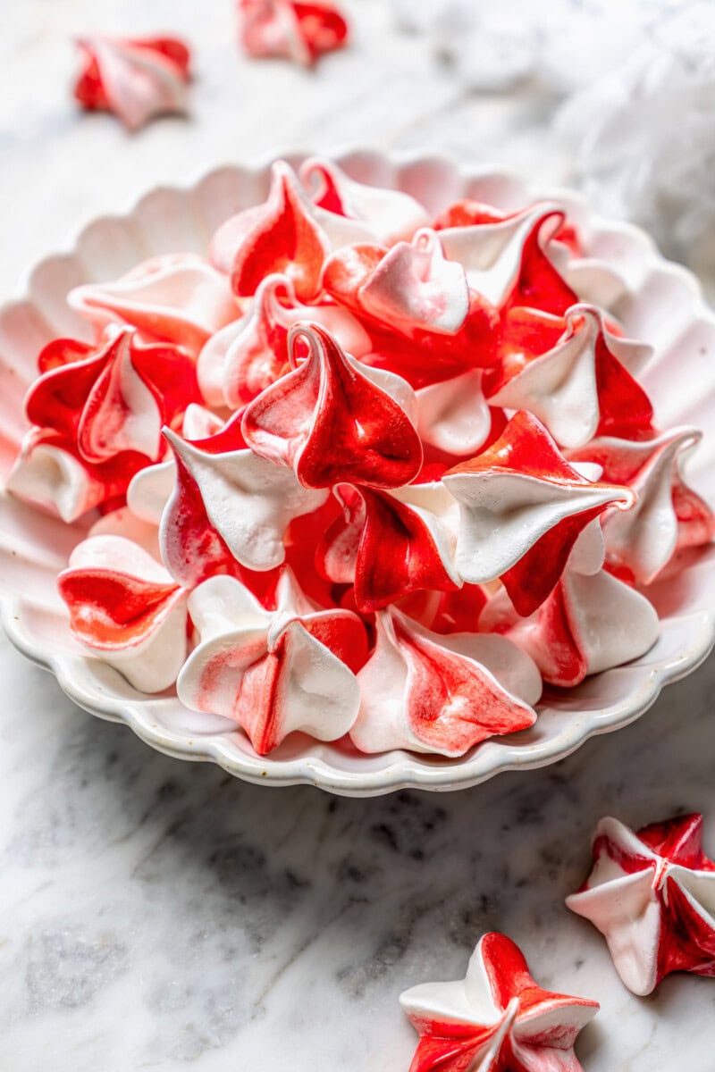 Peppermint Meringues - Recipe Chronicle