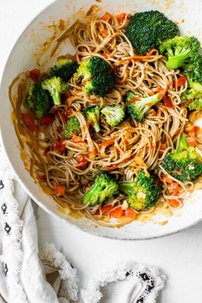 10-Minute Soba Noodle Veggie Stir Fry - Skinnytaste
