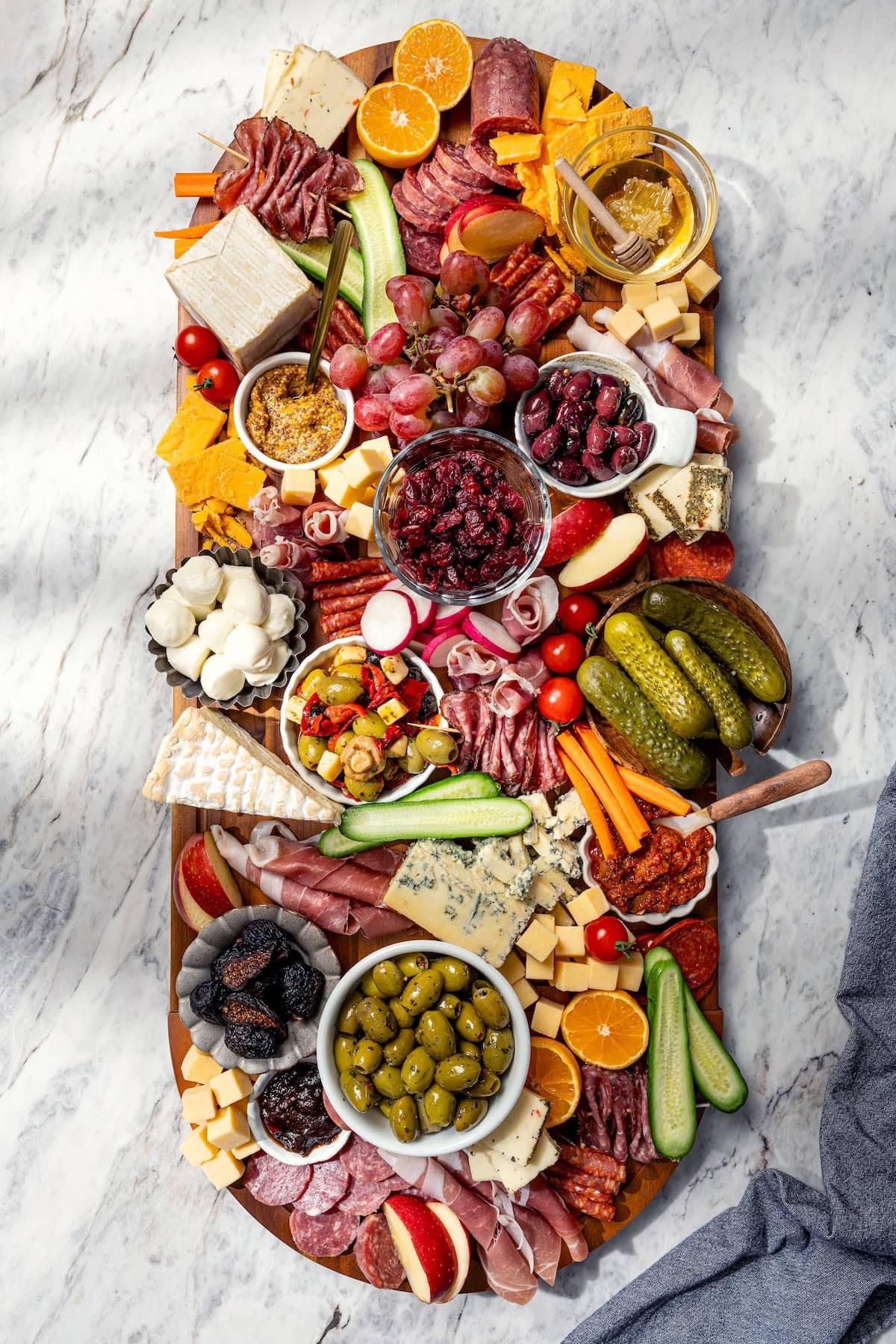 How to Make a Charcuterie and Cheese Board – Nature's Gateway