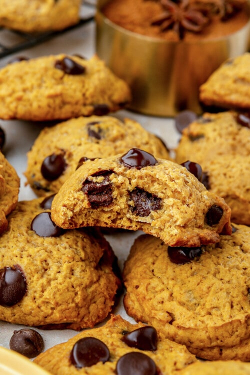 Pumpkin Chocolate Chip Cookies l Skinnytaste