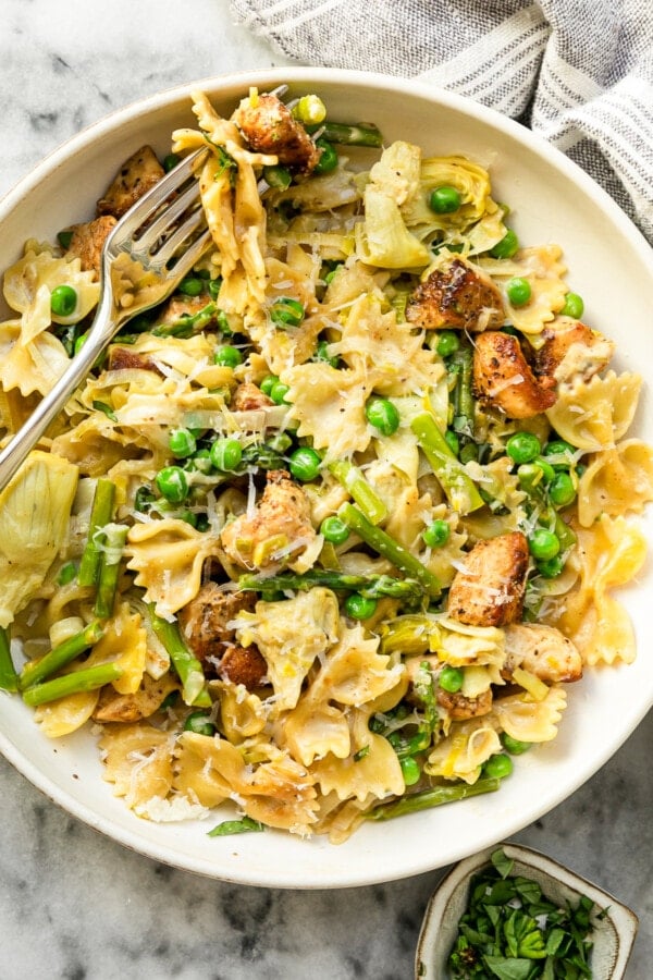 Chicken Pasta Primavera (One-Pot Dinner Idea) - Skinnytaste
