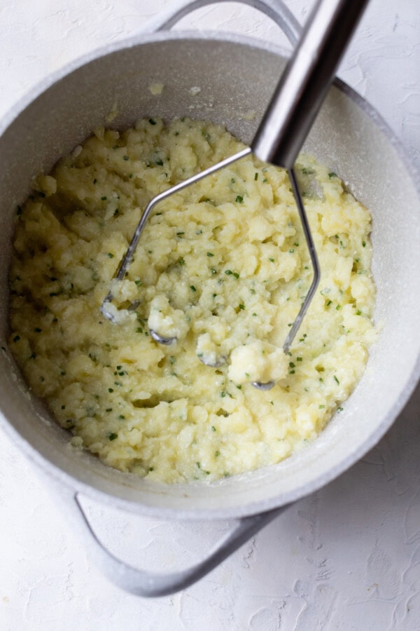 Buttermilk Mashed Potatoes (Lighter Recipe) - Skinnytaste